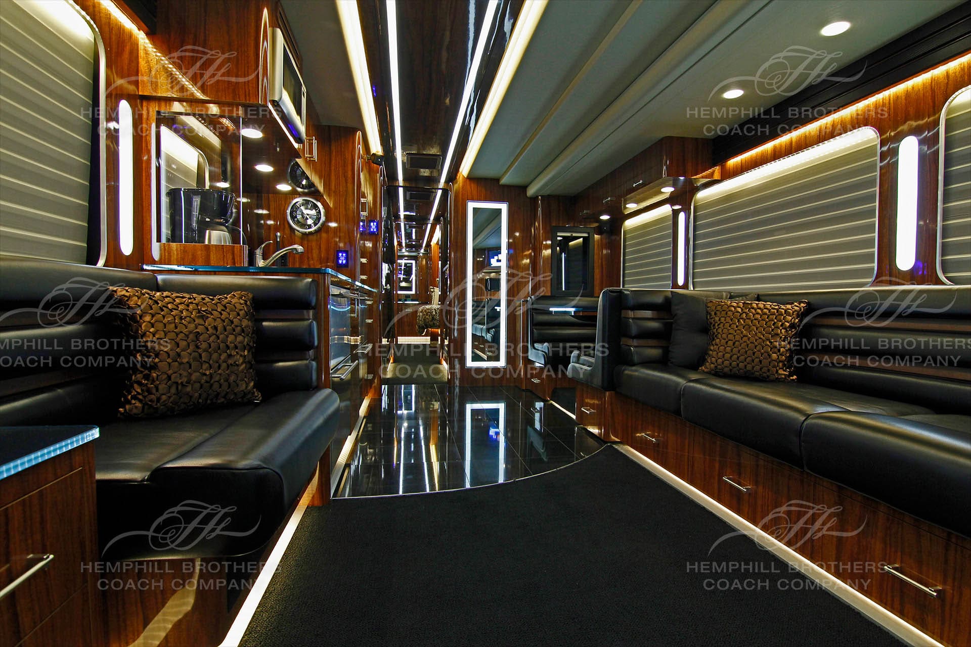 Bus HP-2265 | Dreamliner Coach Company